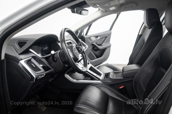 White Jaguar I-Pace 2019 in Tallinn, with an engine capacity of 0.00 L and mileage of 127 thousand km for 19999 €, photo 8 on AUTOMOTO.COM.LV