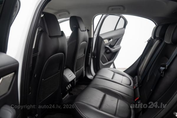 White Jaguar I-Pace 2019 in Tallinn, with an engine capacity of 0.00 L and mileage of 127 thousand km for 19999 €, photo 9 on AUTOMOTO.COM.LV