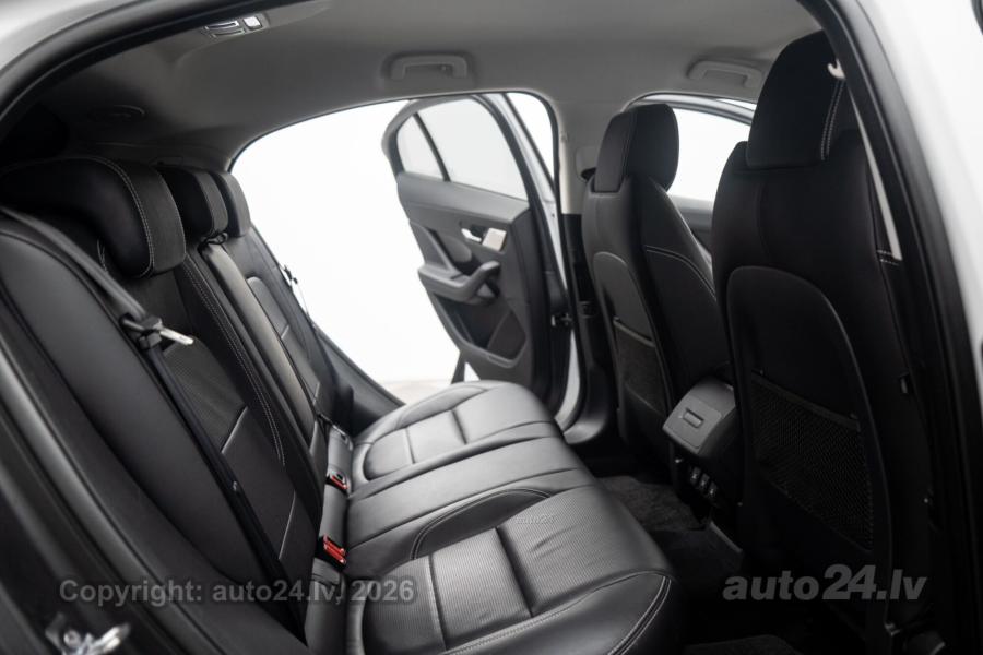 Белый Ягуар I-Pace 2019 в Таллин, объемом двигателя 0.00 л и пробегом 127 тыс. км за 19999 €, фото 11 на AUTOMOTO.COM.LV