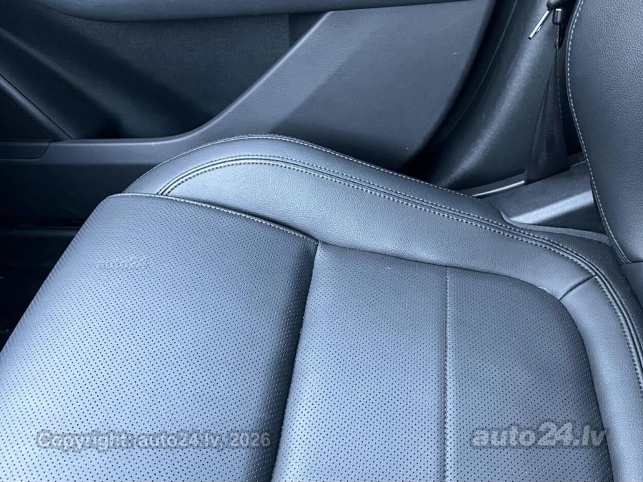 Белый Ягуар I-Pace 2020 в Таллин, объемом двигателя 0.00 л и пробегом 90 тыс. км за 21900 €, фото 12 на AUTOMOTO.COM.LV