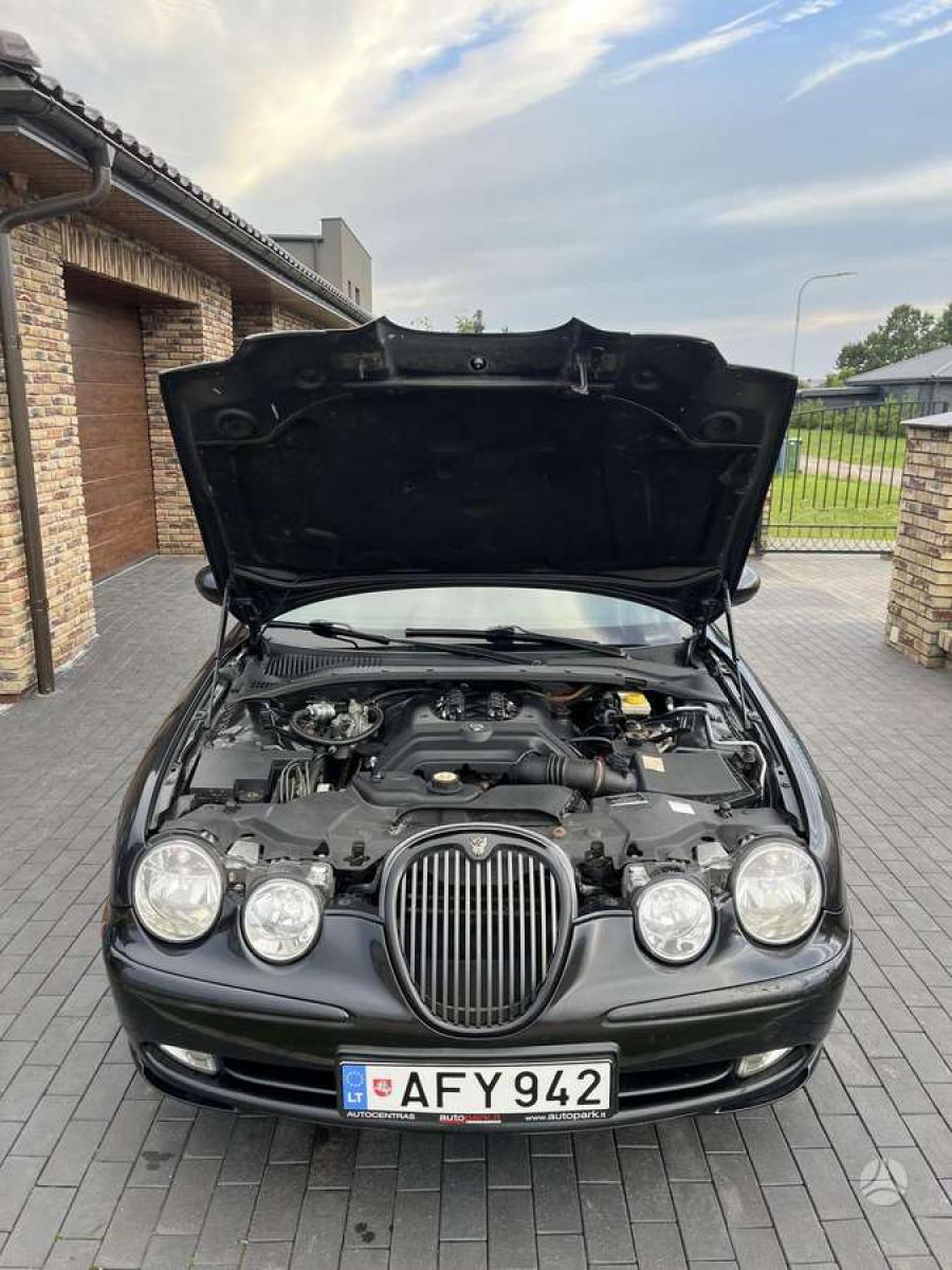 Melns Jaguar S-Type 2003 Kauņa, ar dzinēja tilpumu 4.20 L un nobraukumu 312 tūkst. km par 2000 €, foto 18 vietnē AUTOMOTO.COM.LV