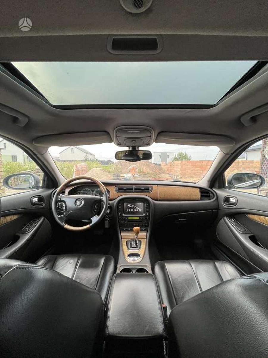 Melns Jaguar S-Type 2003 Kauņa, ar dzinēja tilpumu 4.20 L un nobraukumu 312 tūkst. km par 2000 €, foto 28 vietnē AUTOMOTO.COM.LV