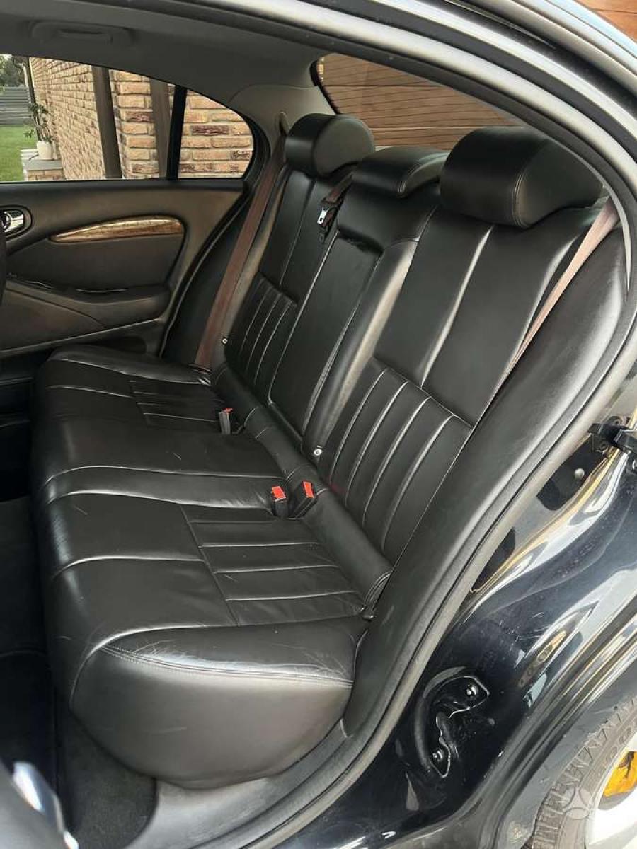 Melns Jaguar S-Type 2003 Kauņa, ar dzinēja tilpumu 4.20 L un nobraukumu 312 tūkst. km par 2000 €, foto 40 vietnē AUTOMOTO.COM.LV
