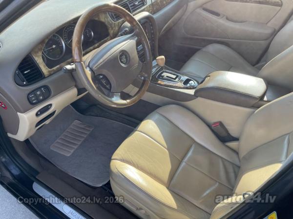 Melns Jaguar S-Type 2004 Tallina, ar dzinēja tilpumu 3.00 L un nobraukumu 213 tūkst. km par 7000 €, foto 11 vietnē AUTOMOTO.COM.LV