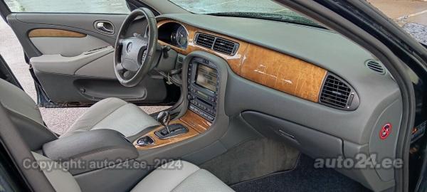 Melns Jaguar S-Type 2005 Tallina, ar dzinēja tilpumu 2.70 L un nobraukumu 275 tūkst. km par 3300 €, foto 11 vietnē AUTOMOTO.COM.LV