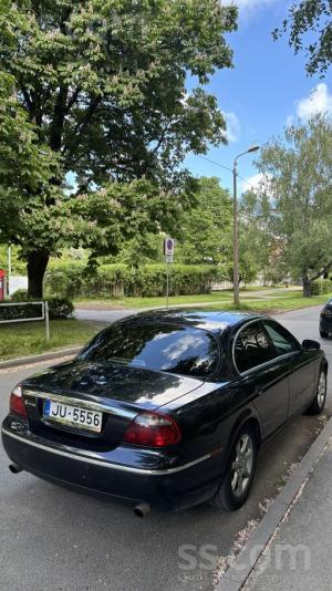 Black Jaguar S-Type 2005 in Riga, with an engine capacity of 2.70 L and mileage of 292 thousand km for 4200 €, photo 4 on AUTOMOTO.COM.LV