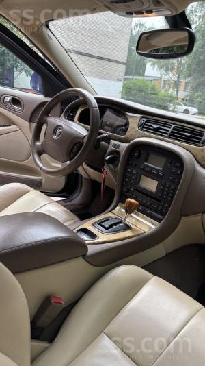 Black Jaguar S-Type 2005 in Riga, with an engine capacity of 2.70 L and mileage of 292 thousand km for 4200 €, photo 6 on AUTOMOTO.COM.LV