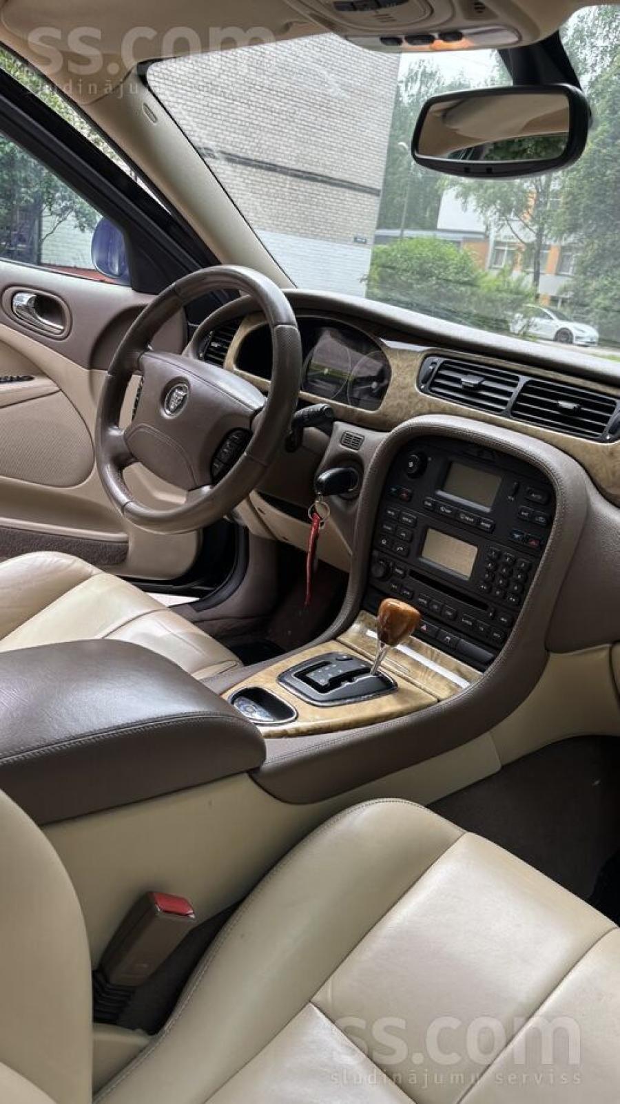 Black Jaguar S-Type 2005 in Riga, with an engine capacity of 2.70 L and mileage of 292 thousand km for 4200 €, photo 6 on AUTOMOTO.COM.LV