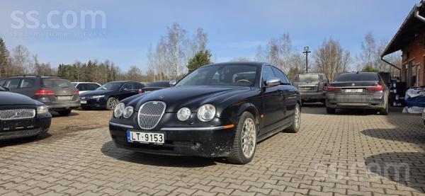 Black Jaguar S-Type 2006 in Valmiera, with an engine capacity of 2.70 L and mileage of 197 thousand km for 1500 €, photo 6 on AUTOMOTO.COM.LV