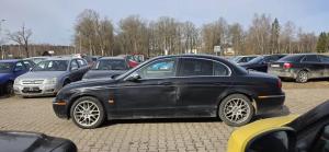 Black Jaguar S-Type 2006 in Valmiera, with an engine capacity of 2.70 L and mileage of 199 thousand km for 1500 €, photo 6 on AUTOMOTO.COM.LV