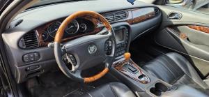 Black Jaguar S-Type 2006 in Valmiera, with an engine capacity of 2.70 L and mileage of 199 thousand km for 1500 €, photo 9 on AUTOMOTO.COM.LV