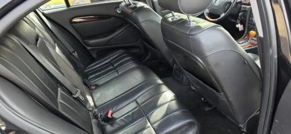 Black Jaguar S-Type 2006 in Valmiera, with an engine capacity of 2.70 L and mileage of 199 thousand km for 1500 €, photo 10 on AUTOMOTO.COM.LV
