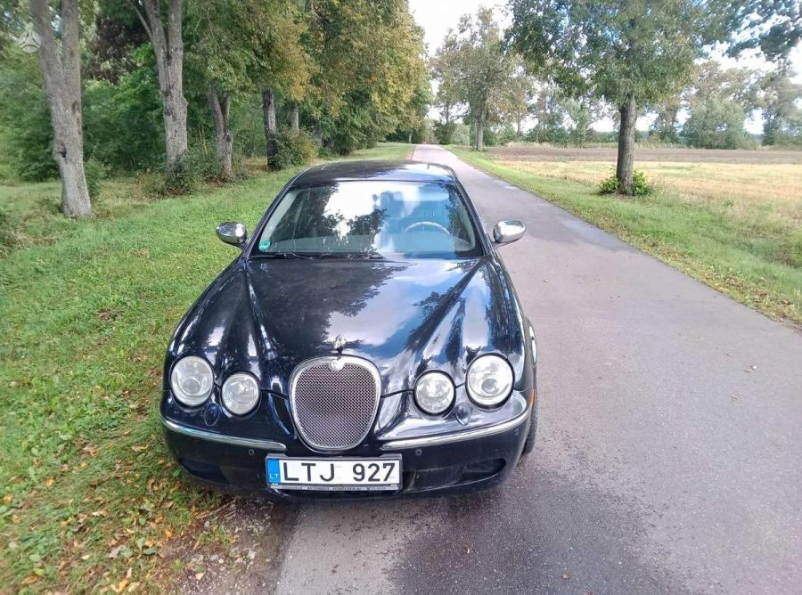 Black Jaguar S-Type 2007 in Kedainiai, with an engine capacity of 2.70 L and mileage of 271 thousand km for 1100 €, photo 1 on AUTOMOTO.COM.LV