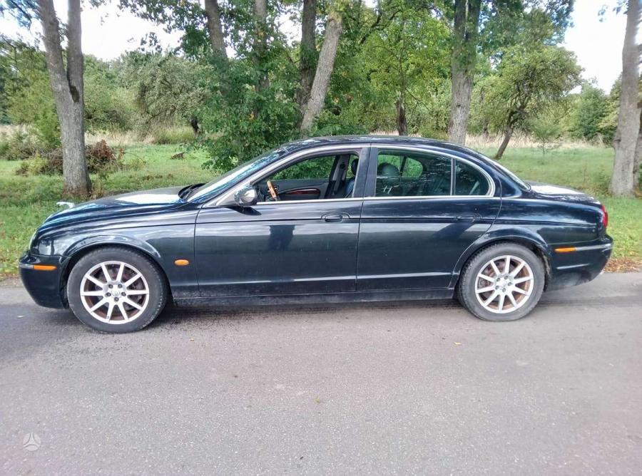 Black Jaguar S-Type 2007 in Kedainiai, with an engine capacity of 2.70 L and mileage of 271 thousand km for 1100 €, photo 3 on AUTOMOTO.COM.LV