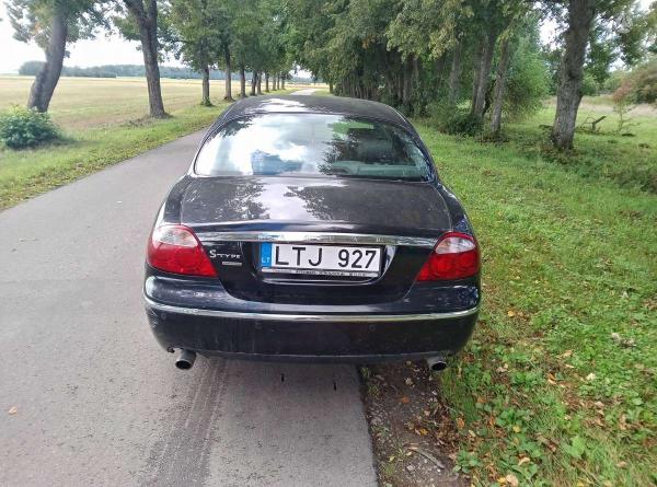 Black Jaguar S-Type 2007 in Kedainiai, with an engine capacity of 2.70 L and mileage of 271 thousand km for 1100 €, photo 4 on AUTOMOTO.COM.LV