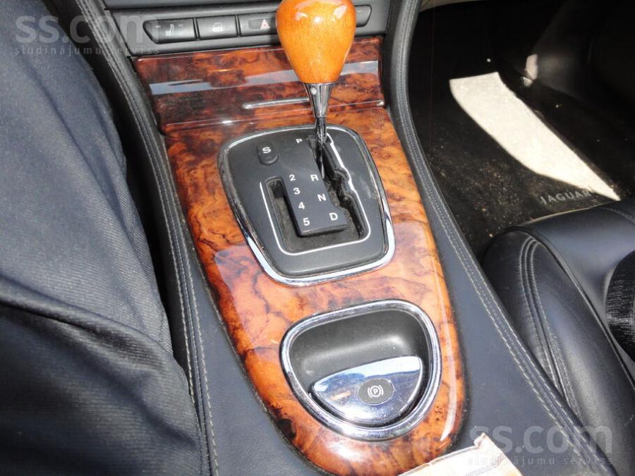 Melns Jaguar S-Type 2008 Daugavpils, ar dzinēja tilpumu 2.70 L un nobraukumu 300 tūkst. km par 1740 €, foto 9 vietnē AUTOMOTO.COM.LV