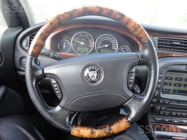 Melns Jaguar S-Type 2008 Daugavpils, ar dzinēja tilpumu 2.70 L un nobraukumu 300 tūkst. km par 1740 €, foto 9 vietnē AUTOMOTO.COM.LV