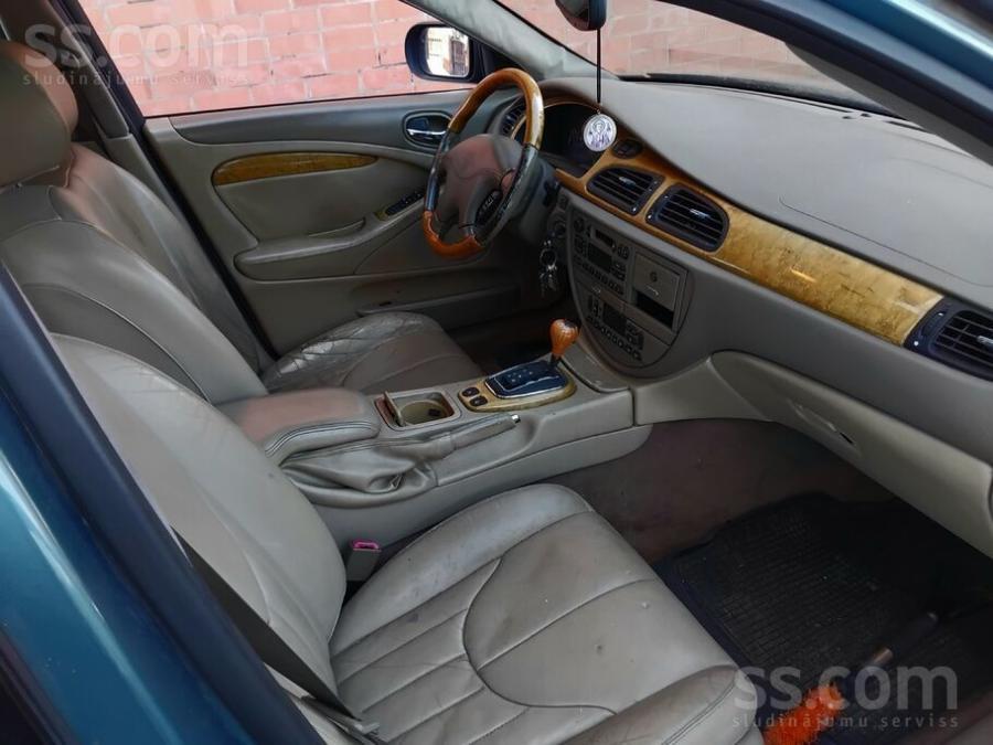 Синий Ягуар С-Тайп 1999 в Рига, объемом двигателя 3.00 л и пробегом 159 тыс. км за 2000 €, фото 10 на AUTOMOTO.COM.LV