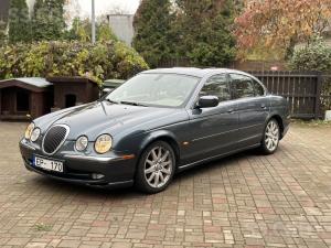 Zils Jaguar S-Type 2000 Rīga, ar dzinēja tilpumu 3.00 L un nobraukumu 210 tūkst. km par 850 €, foto  vietnē AUTOMOTO.COM.LV