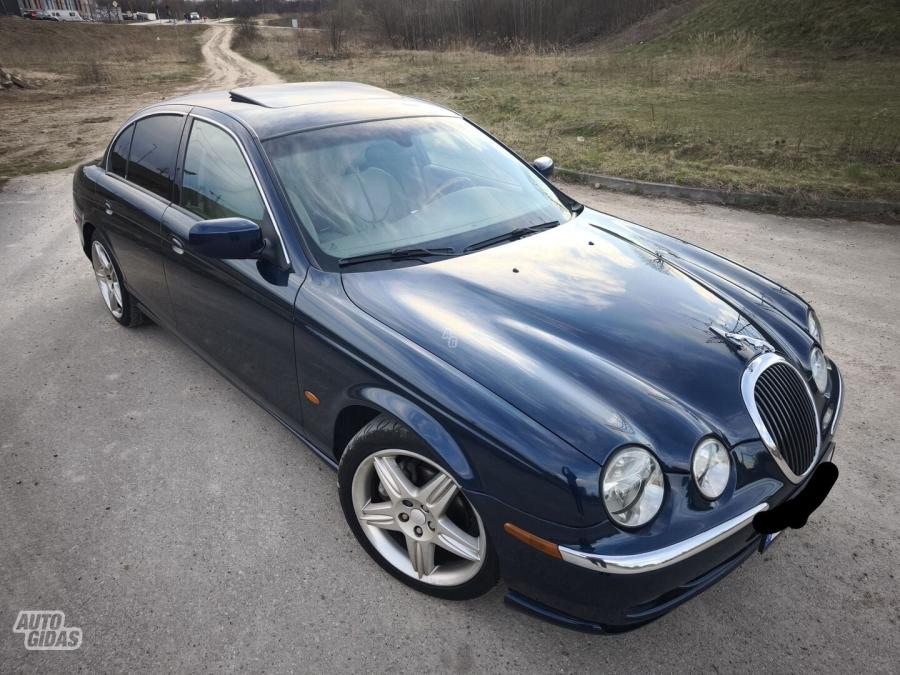 Blue Jaguar S-Type 2001 in Vilnius, with an engine capacity of 3.00 L and mileage of 168 thousand km for 2700 €, photo 3 on AUTOMOTO.COM.LV