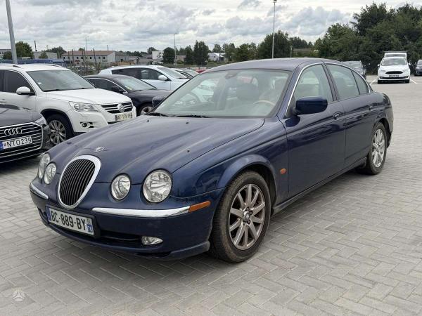 Blue Jaguar S-Type 2001 in Taurage, with an engine capacity of 2.97 L and mileage of 153 thousand km for 1500 €, photo 1 on AUTOMOTO.COM.LV