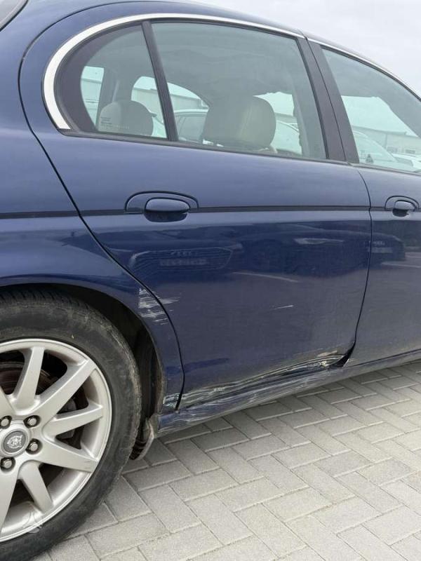 Blue Jaguar S-Type 2001 in Taurage, with an engine capacity of 2.97 L and mileage of 153 thousand km for 1500 €, photo 8 on AUTOMOTO.COM.LV