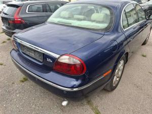 Blue Jaguar S-Type 2005 in Panevezys, with an engine capacity of 2.72 L and mileage of 450 thousand km for 1200 €, photo 5 on AUTOMOTO.COM.LV