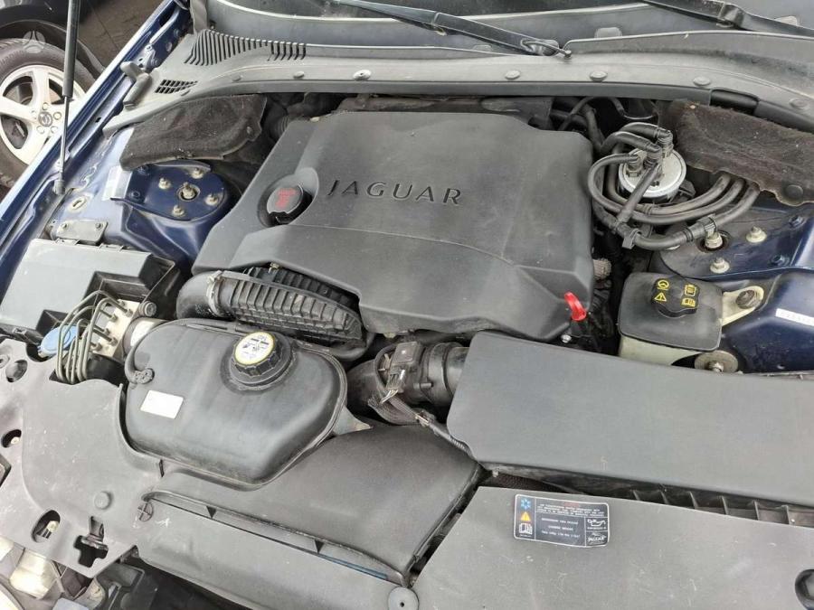 Blue Jaguar S-Type 2005 in Panevezys, with an engine capacity of 2.72 L and mileage of 450 thousand km for 1200 €, photo 7 on AUTOMOTO.COM.LV