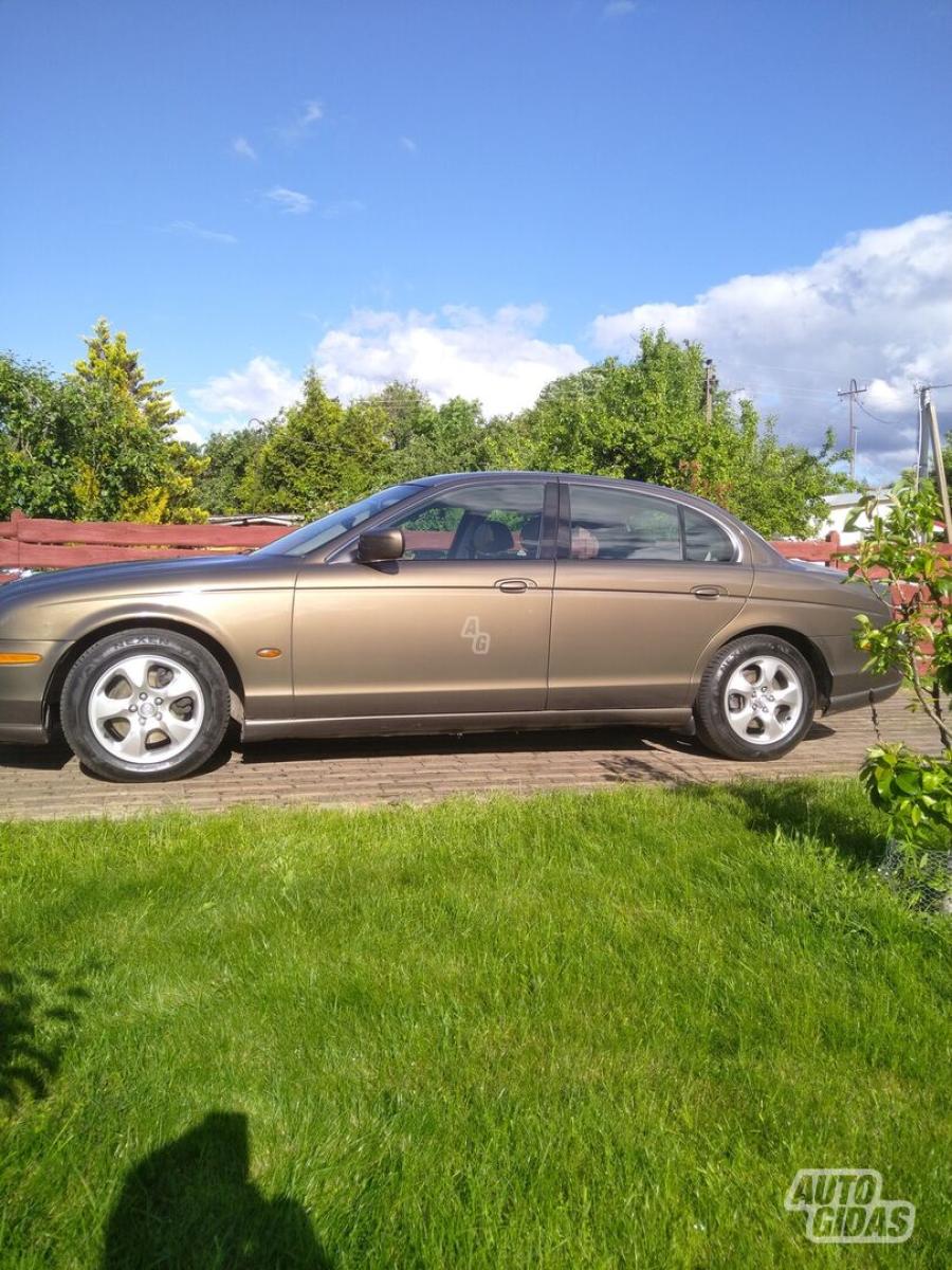 Brown Jaguar S-Type 2001 in Vilnius, with an engine capacity of 3.00 L and mileage of 127 thousand km for 4950 €, photo 3 on AUTOMOTO.COM.LV