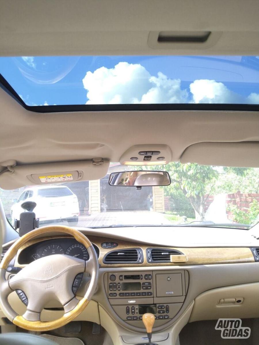 Brown Jaguar S-Type 2001 in Vilnius, with an engine capacity of 3.00 L and mileage of 127 thousand km for 4950 €, photo 6 on AUTOMOTO.COM.LV