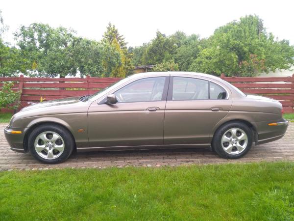 Brown Jaguar S-Type 2001 in Vilnius, with an engine capacity of 3.00 L and mileage of 127 thousand km for 4950 €, photo 9 on AUTOMOTO.COM.LV