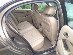 Brown Jaguar S-Type 2001 in Vilnius, with an engine capacity of 3.00 L and mileage of 127 thousand km for 4950 €, photo 12 on AUTOMOTO.COM.LV