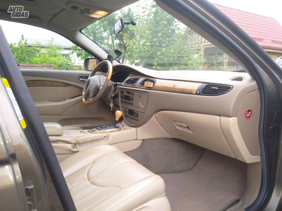 Brown Jaguar S-Type 2001 in Vilnius, with an engine capacity of 3.00 L and mileage of 127 thousand km for 4950 €, photo 13 on AUTOMOTO.COM.LV