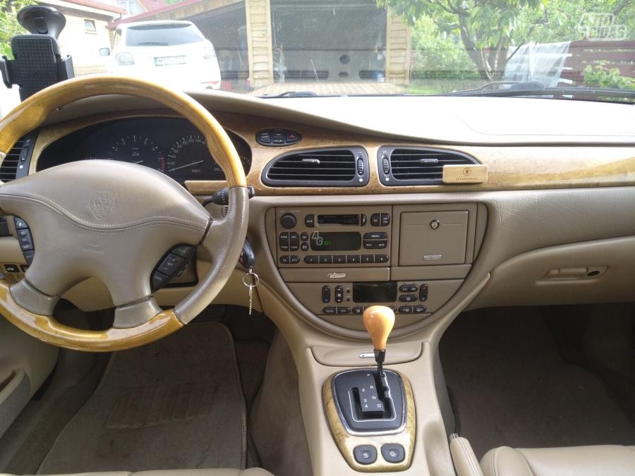 Brown Jaguar S-Type 2001 in Vilnius, with an engine capacity of 3.00 L and mileage of 127 thousand km for 4950 €, photo 16 on AUTOMOTO.COM.LV
