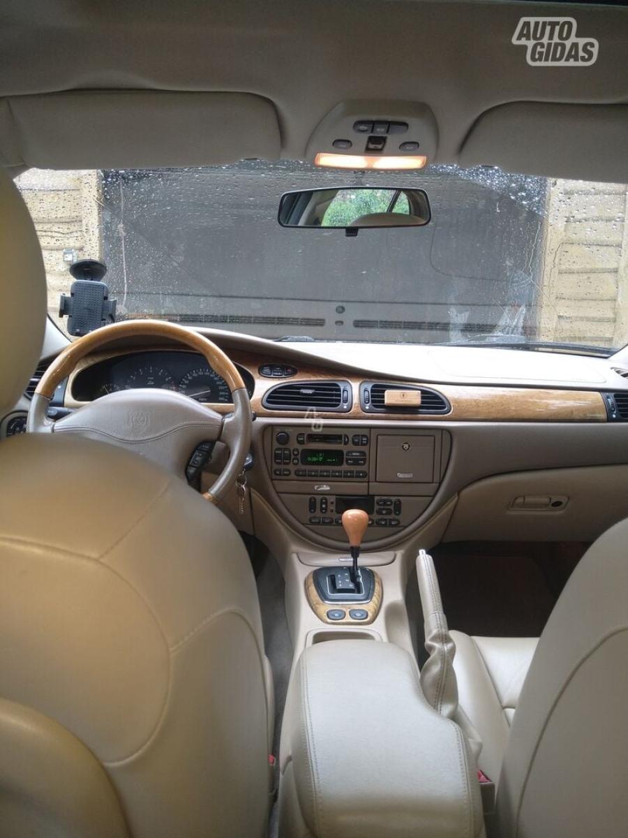 Brown Jaguar S-Type 2001 in Vilnius, with an engine capacity of 3.00 L and mileage of 127 thousand km for 4950 €, photo 20 on AUTOMOTO.COM.LV