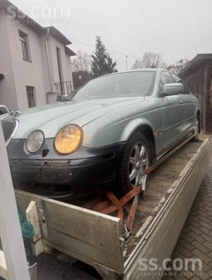 Zaļš Jaguar S-Type 1999 Rīga, ar dzinēja tilpumu 3.00 L un nobraukumu 260 tūkst. km par 1350 €, foto 3 vietnē AUTOMOTO.COM.LV