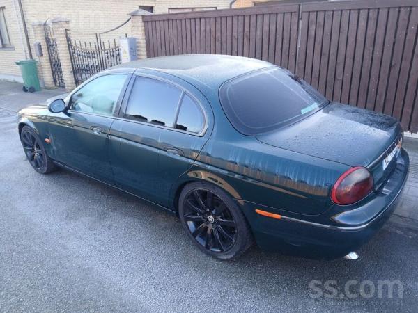 Green Jaguar S-Type 2005 in Liepaja, with an engine capacity of 2.70 L and mileage of 290 thousand km for 2750 €, photo 4 on AUTOMOTO.COM.LV