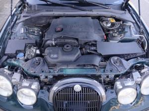 Zaļš Jaguar S-Type 2005 Liepāja, ar dzinēja tilpumu 2.70 L un nobraukumu 290 tūkst. km par 2150 €, foto 12 vietnē AUTOMOTO.COM.LV
