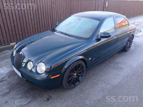 Green Jaguar S-Type 2005 in Liepaja, with an engine capacity of 2.70 L and mileage of 290 thousand km for 2150 €, photo 1 on AUTOMOTO.COM.LV