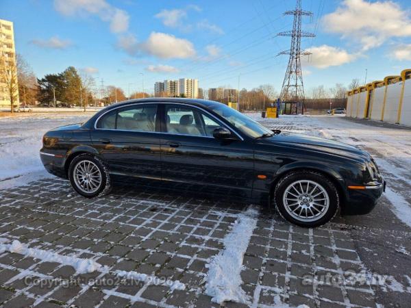 Green Jaguar S-Type 2007 in Tallinn, with an engine capacity of 2.70 L and mileage of 261 thousand km for 3000 €, photo 3 on AUTOMOTO.COM.LV
