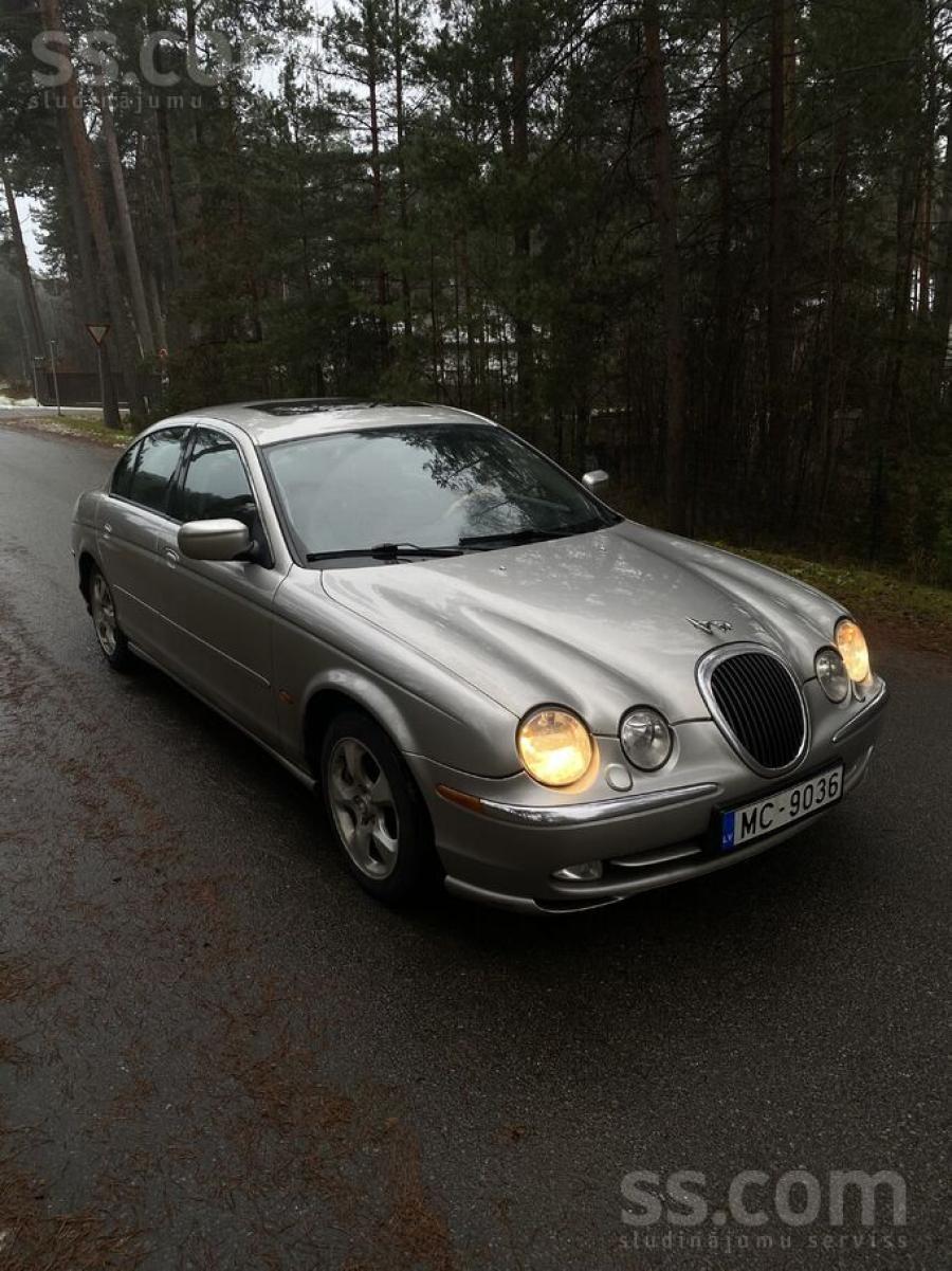 Grey Jaguar S-Type 1999 in Riga, with an engine capacity of 3.00 L and mileage of 260 thousand km for 1700 €, photo 2 on AUTOMOTO.COM.LV
