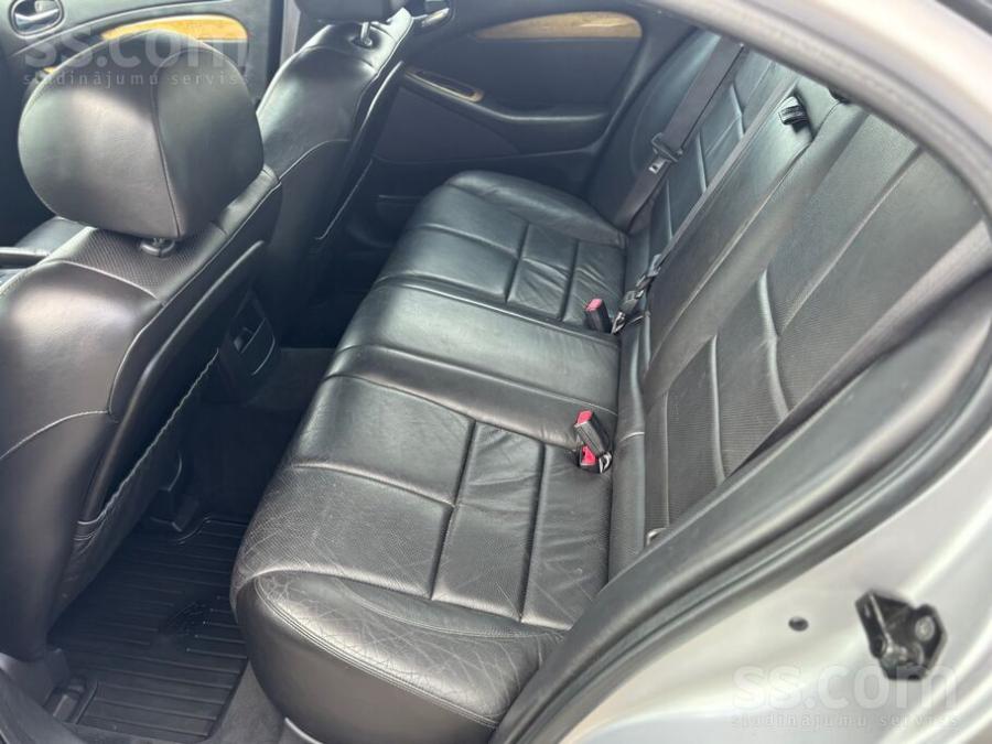 Pelēks Jaguar S-Type 2000 Rīga, ar dzinēja tilpumu 4.00 L un nobraukumu 193 tūkst. km par 3700 €, foto 7 vietnē AUTOMOTO.COM.LV