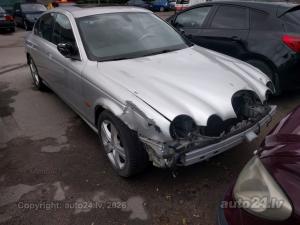 Pelēks Jaguar S-Type 2002 Tallina, ar dzinēja tilpumu 4.20 L un nobraukumu 0 tūkst. km par 1750 €, foto 3 vietnē AUTOMOTO.COM.LV