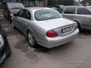 Pelēks Jaguar S-Type 2002 Tallina, ar dzinēja tilpumu 4.20 L un nobraukumu 0 tūkst. km par 1750 €, foto 4 vietnē AUTOMOTO.COM.LV