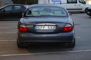 Grey Jaguar S-Type 2002 in Kaunas, with an engine capacity of 4.20 L and mileage of 183 thousand km for 2999 €, photo 6 on AUTOMOTO.COM.LV