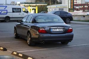 Grey Jaguar S-Type 2002 in Kaunas, with an engine capacity of 4.20 L and mileage of 183 thousand km for 2999 €, photo 7 on AUTOMOTO.COM.LV