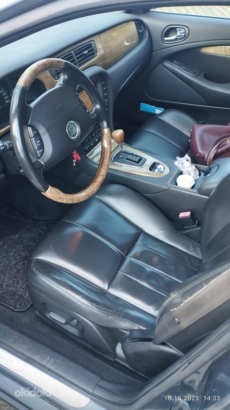 Pelēks Jaguar S-Type 2003 Tallina, ar dzinēja tilpumu 3.00 L un nobraukumu 261 tūkst. km par 4333 €, foto 21 vietnē AUTOMOTO.COM.LV