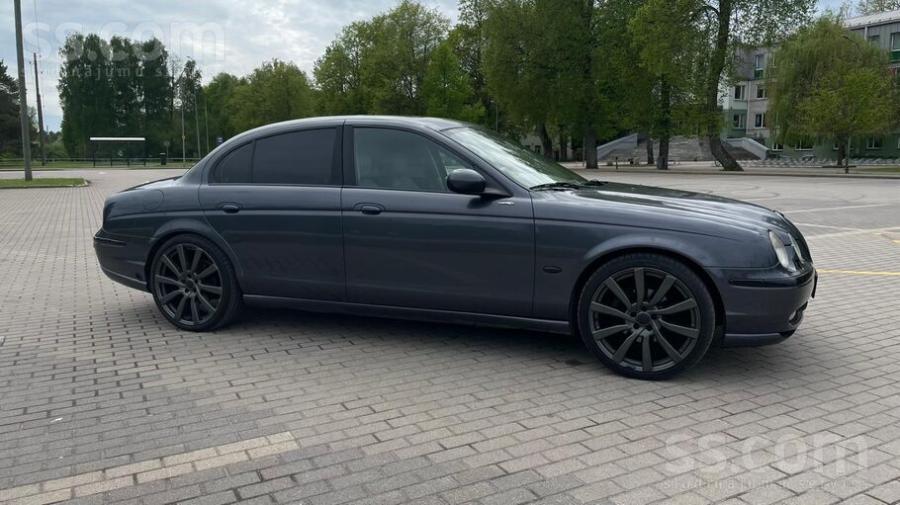Grey Jaguar S-Type 2003 in Jelgava, with an engine capacity of 3.00 L and mileage of 205 thousand km for 5500 €, photo 1 on AUTOMOTO.COM.LV
