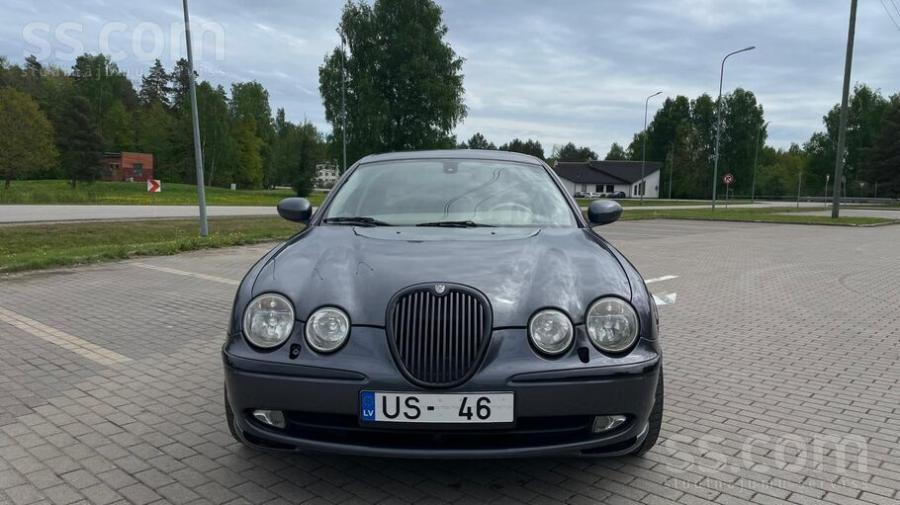 Grey Jaguar S-Type 2003 in Jelgava, with an engine capacity of 3.00 L and mileage of 205 thousand km for 5500 €, photo 5 on AUTOMOTO.COM.LV