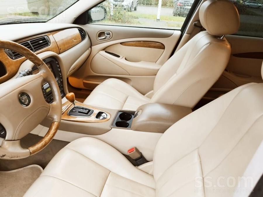 Grey Jaguar S-Type 2003 in Jelgava, with an engine capacity of 3.00 L and mileage of 205 thousand km for 5500 €, photo 15 on AUTOMOTO.COM.LV
